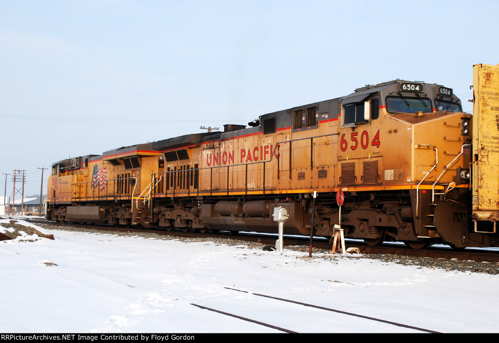 UP 6504 on UP local 41 arriving